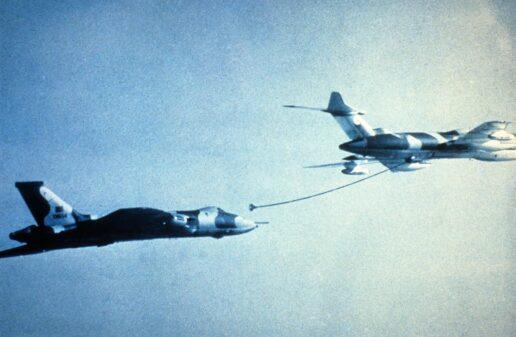 Avro Vulcan: part 4. The final Black Buck raids. - RAF Museum