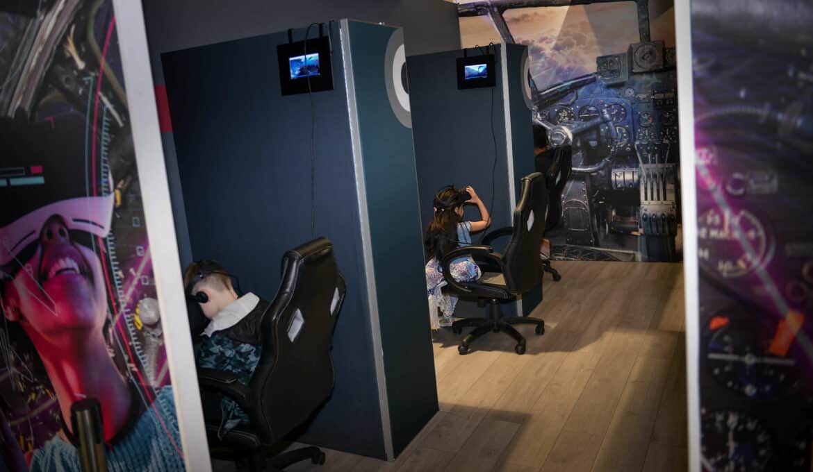 Virtual Reality Flight Simulator | Spitfire Flight Experience | RAF Museum