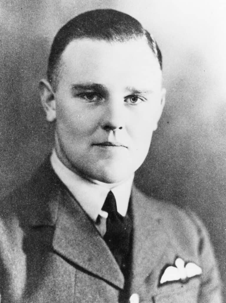 Save the Arthur Scarf Victoria Cross Medal! - RAF Museum