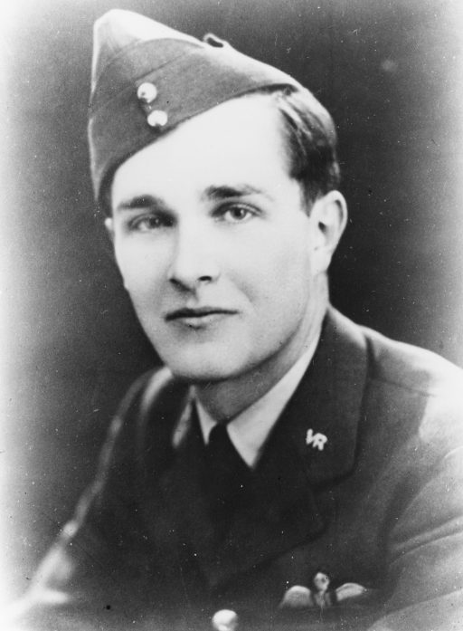 For Valour: Flying Officer Leslie Thomas Manser (66542) VC - RAF Museum