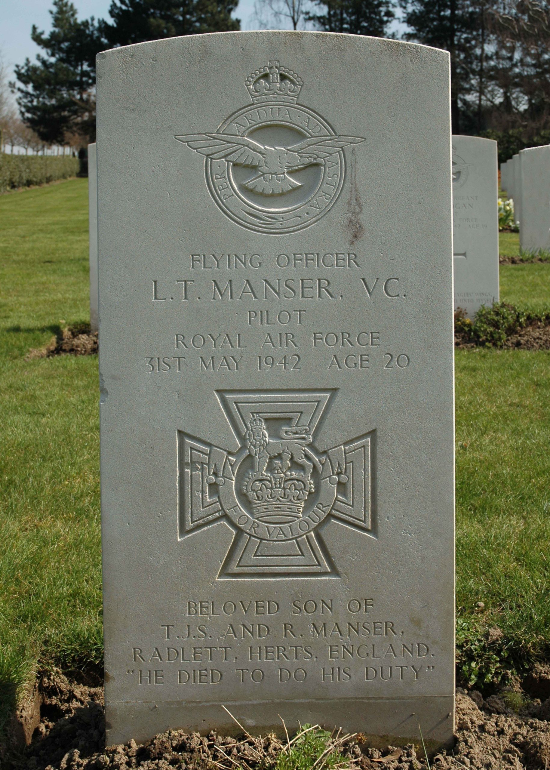 For Valour: Flying Officer Leslie Thomas Manser (66542) VC - RAF Museum