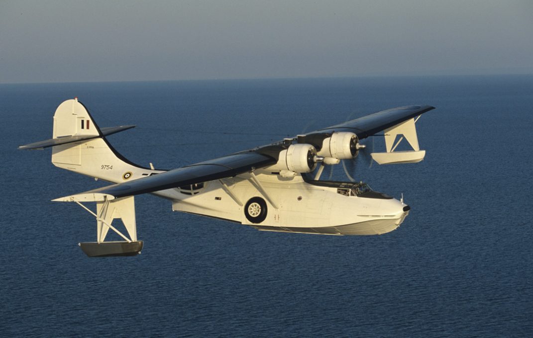 For Valour: Flight Lieutenant David Ernest Hornell (Can/J.7594) VC ...