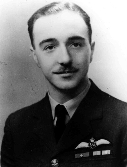 For Valour : Acting Flight Lieutenant William Reid (122438) VC Royal ...