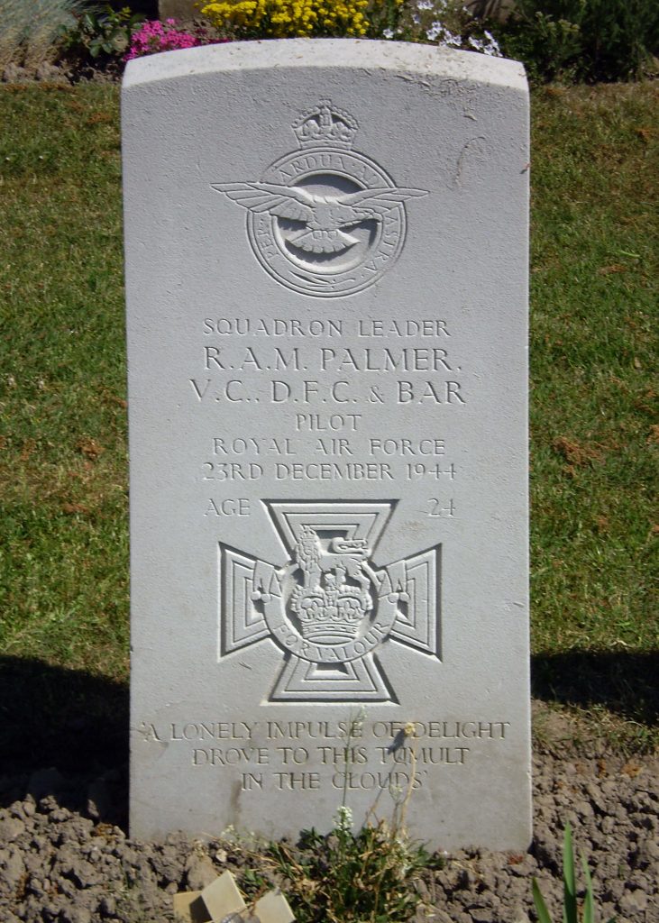 For Valour : Acting Squadron Leader Robert Anthony Maurice Palmer ...